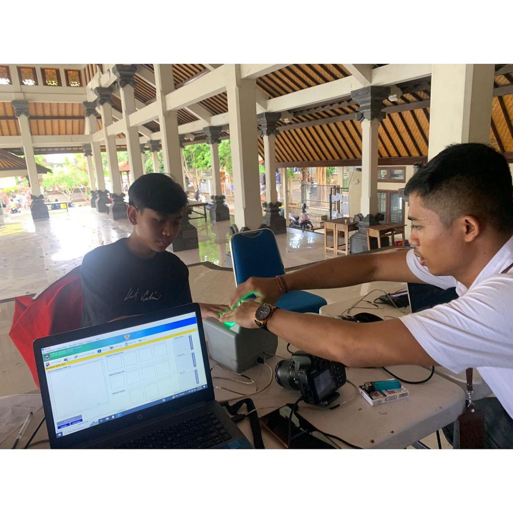 Tim Go Laying Adminduk Melaksanakan Jemput Bola Perekaman E-KTP hari ke ...