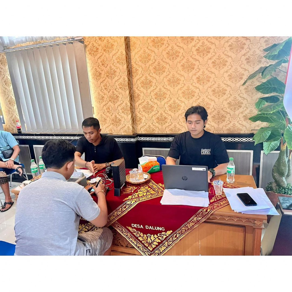 Tim Go Laying Adminduk Melaksanakan Jemput Bola Perekaman E-KTP di ...